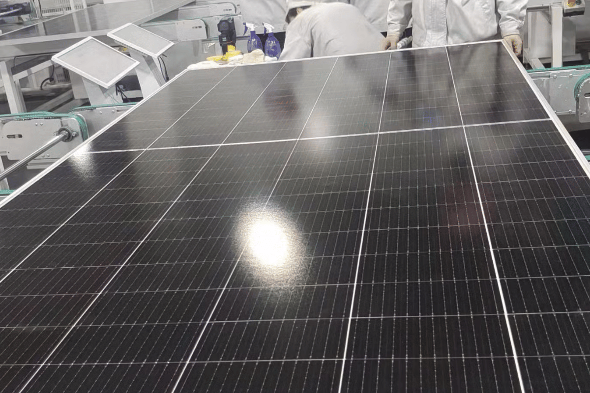 Corte de vidrio de paneles solares para fabricación fotovoltaica - DONGHE